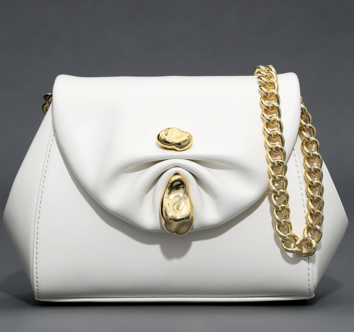 10 Cute Summer Purses: Elevate Your Look - Seasons Embraced