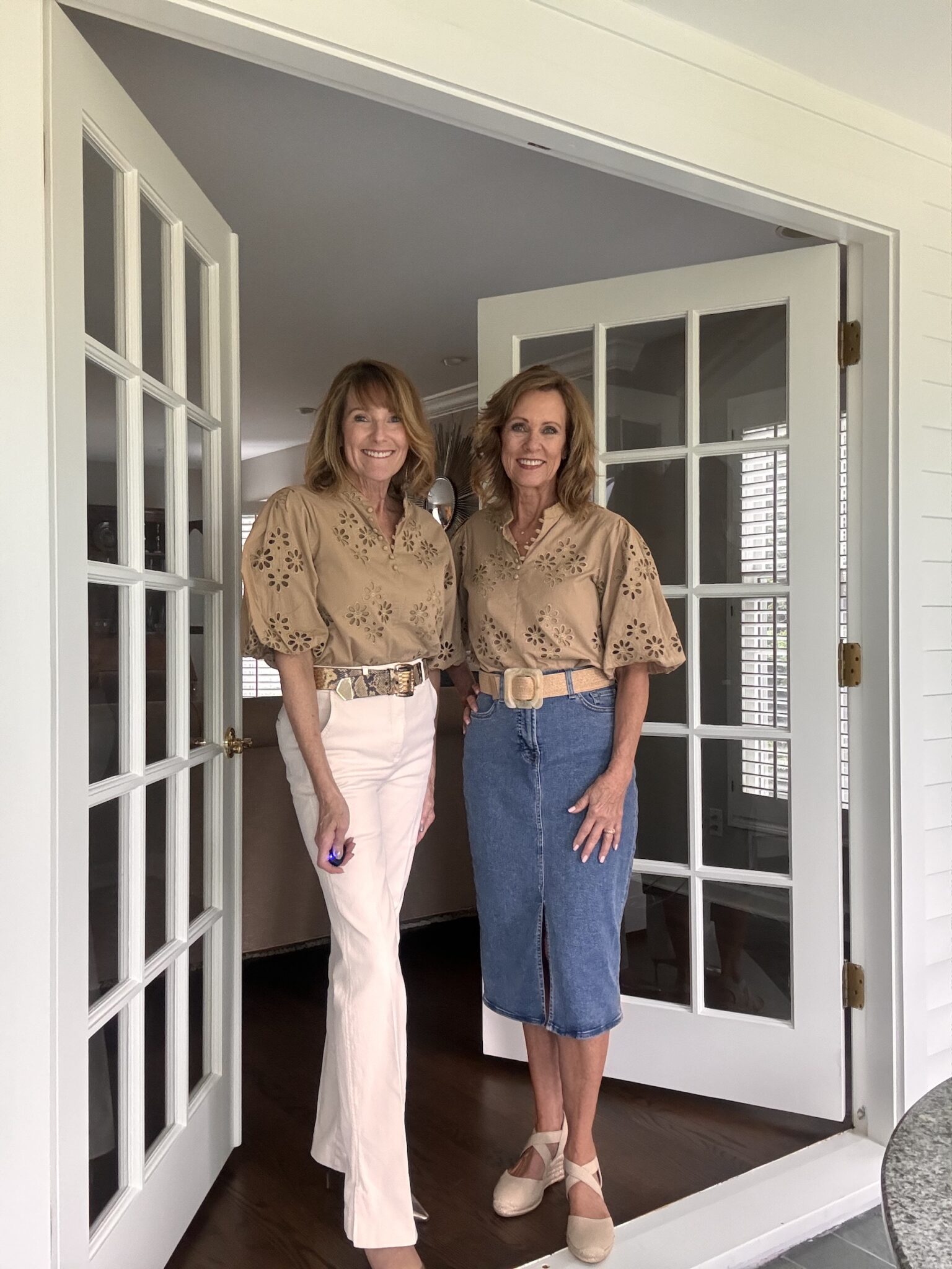 What Color Goes With Khaki - Seasons Embraced