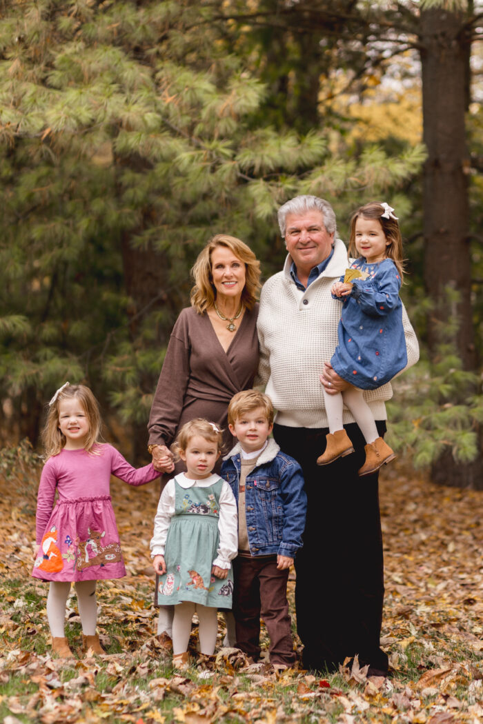 Best Colors To Wear For Fall Pictures - Seasons Embraced