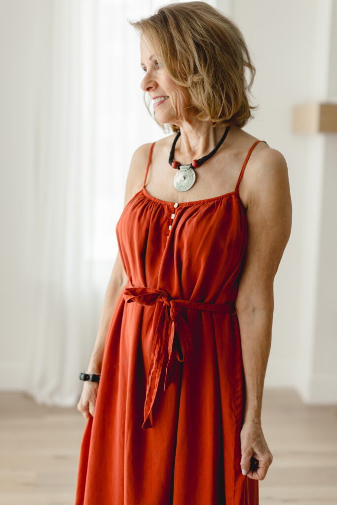 Clothes To Wear In Hot Humid Weather - Seasons Embraced